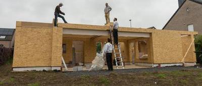 Des maisons bâties comme des Legos grâce à des Herviens - sudinfo.be