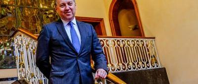 Le gouverneur namurois Denis Mathen, victime d’un infarctus, continue à ...