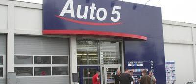 Châtelineau et Gosselies: levée de piquets devant les centres Auto 5 ...