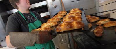 La vraie recette de la cougnole (ou du cougnou) avec les élèves de ...