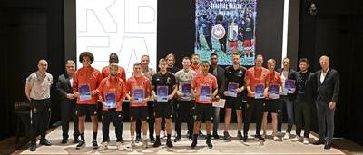 De futurs coachs? Plusieurs Diables rouges ont reçu leur diplôme d ...