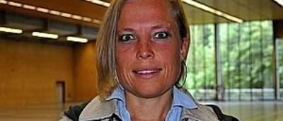 Foot : l’arbitre éghezéenne Anne Cheron en D1 - sudinfo.be