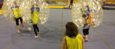 On a testé le bubble football à Malmedy: du mini-foot dans une bulle ...