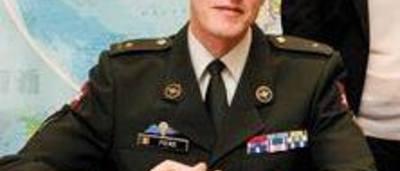 Ancien lieutenant-colonel, marié et père de deux filles, Ronny Piens a ...