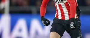 Lestienne et le gardien du PSV Zoet ont passé la nuit au poste suite à ...